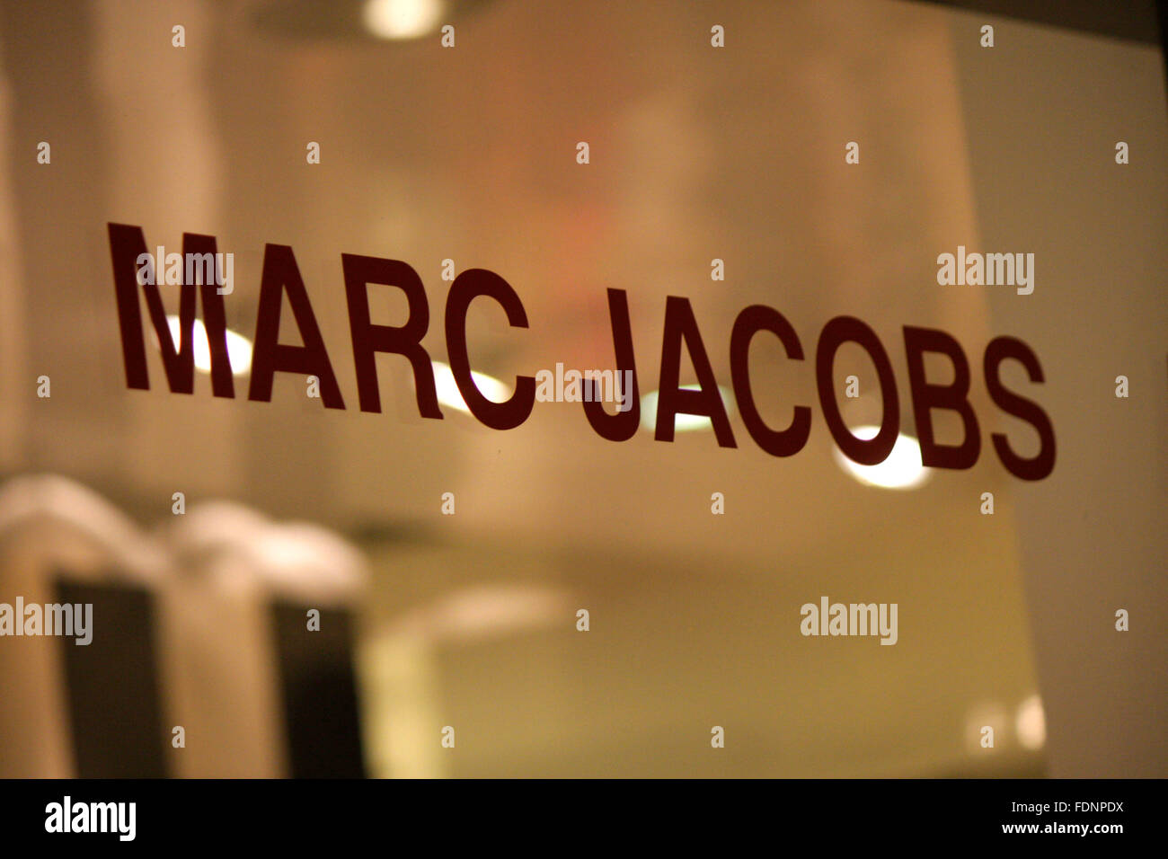Logo marc jacobs Banque de photographies et d’images à haute résolution ...