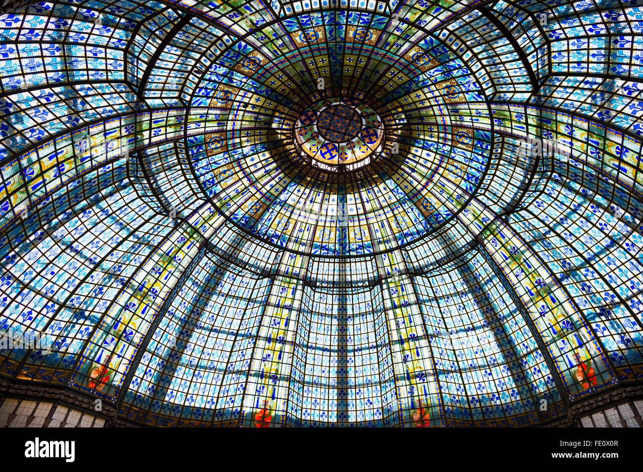 Coupole de l'Art Nouveau, grand magasin Le Printemps, Paris, Ile-de ...