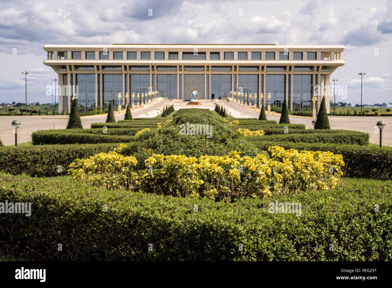 Yamoussoukro, Côte d'Ivoire, Côte d'Ivoire. La Fondation Félix ... Yamoussoukro, Côte d'Ivoire, Côte d'Ivoire. La Fondation Félix ...