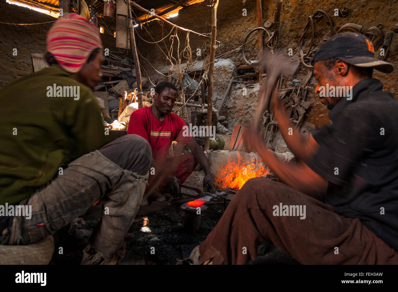 Forgeron africain Banque de photographies et d’images à haute ...