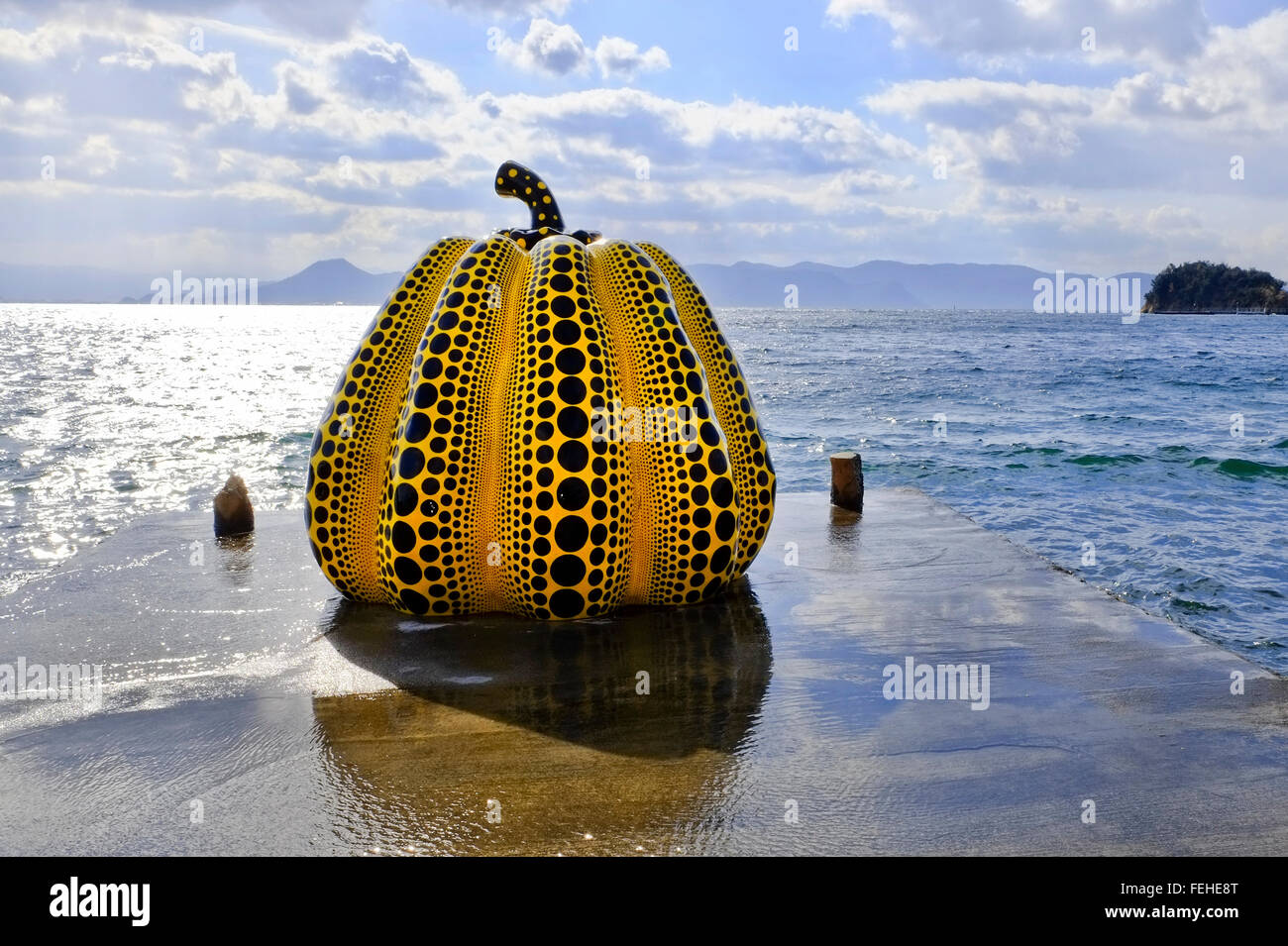 Naoshima art Banque de photographies et d’images à haute résolution - Alamy