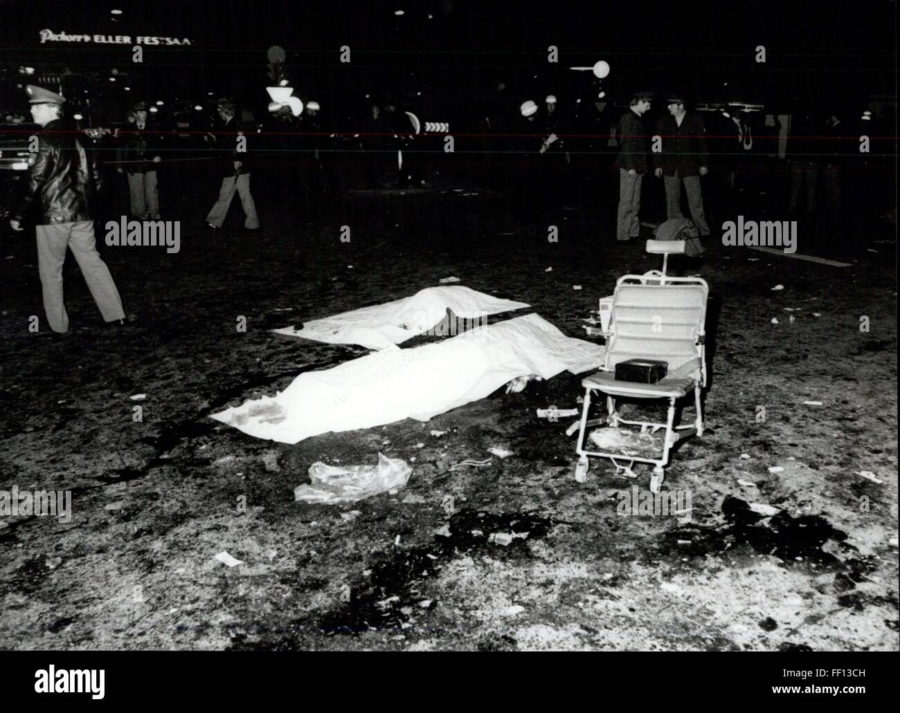 Explosion d'une bombe munich oktoberfest Banque de photographies et d ...
