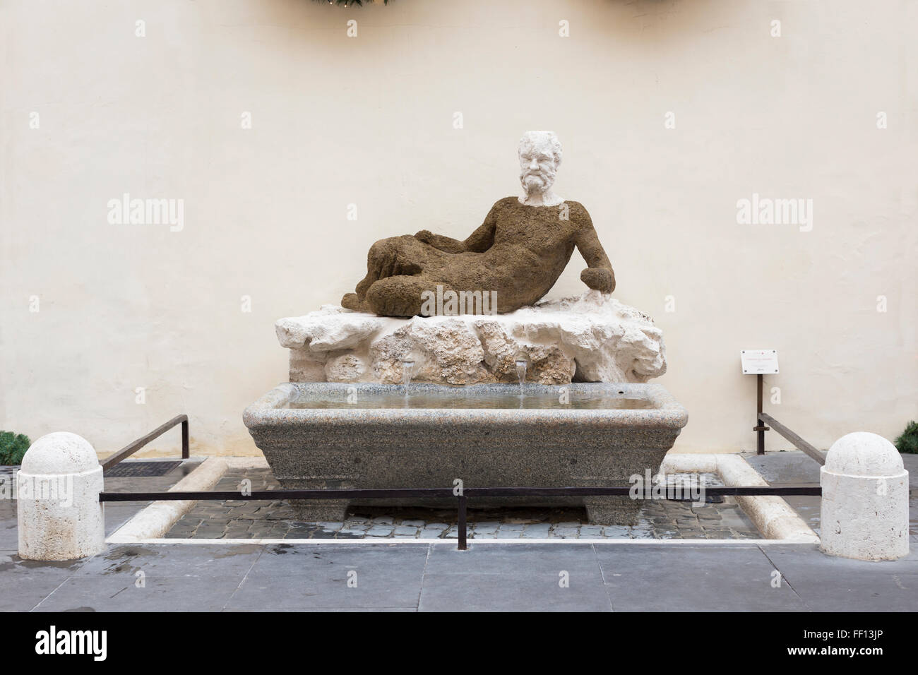 Statue of silenus Banque d'image et photos - Alamy