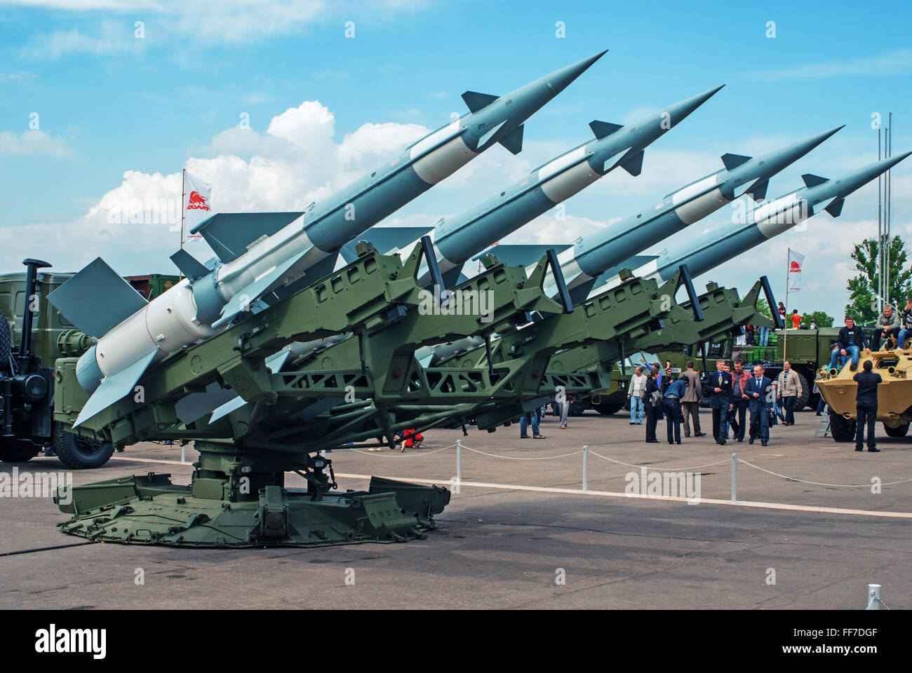 5e exposition militaire biélorusse MILEX 2009 - mai 2009. Les missiles ...