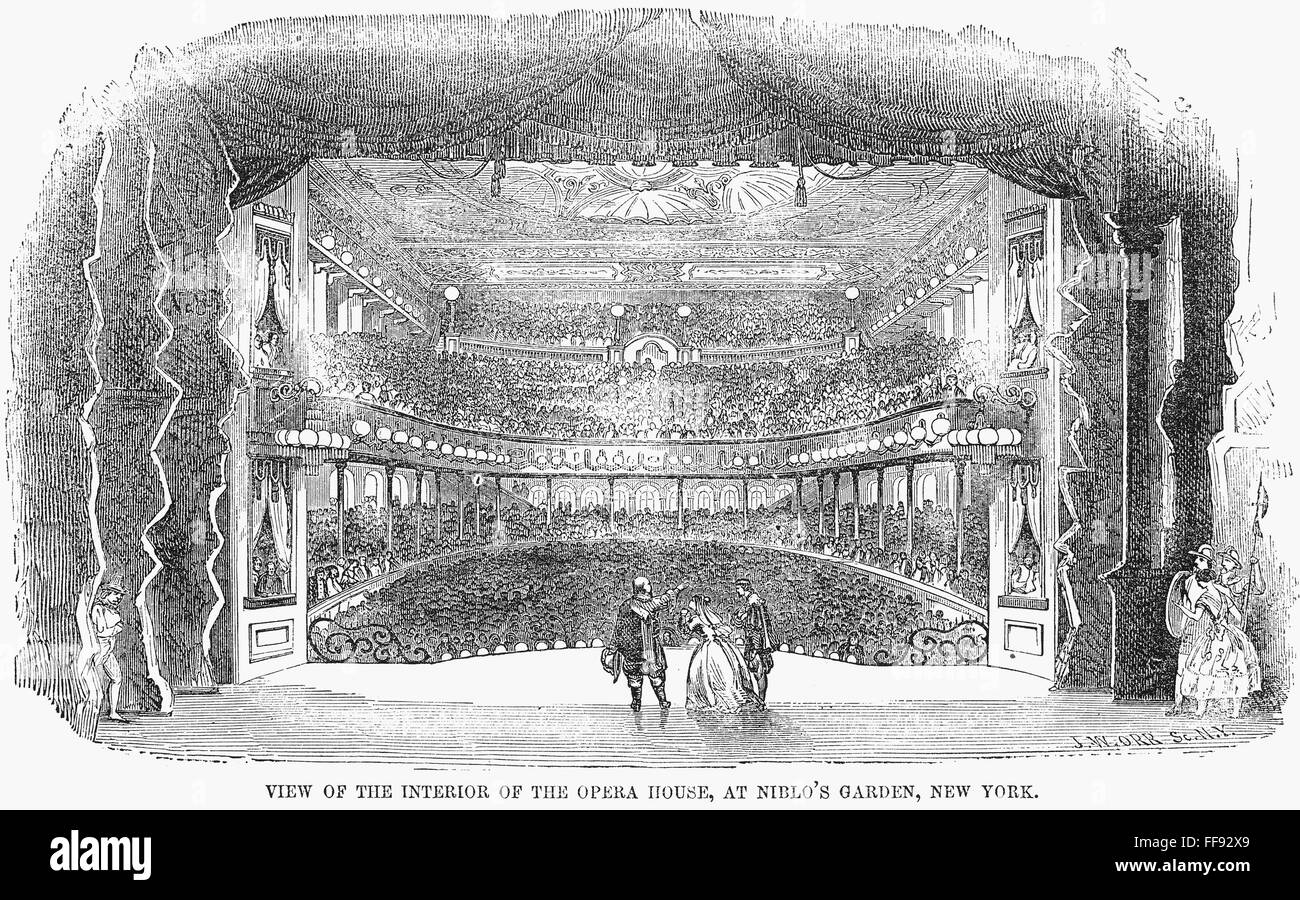 NEW YORK : OPERA HOUSE. /Nbloc de l'intérieur de l'opéra au jardin de ...