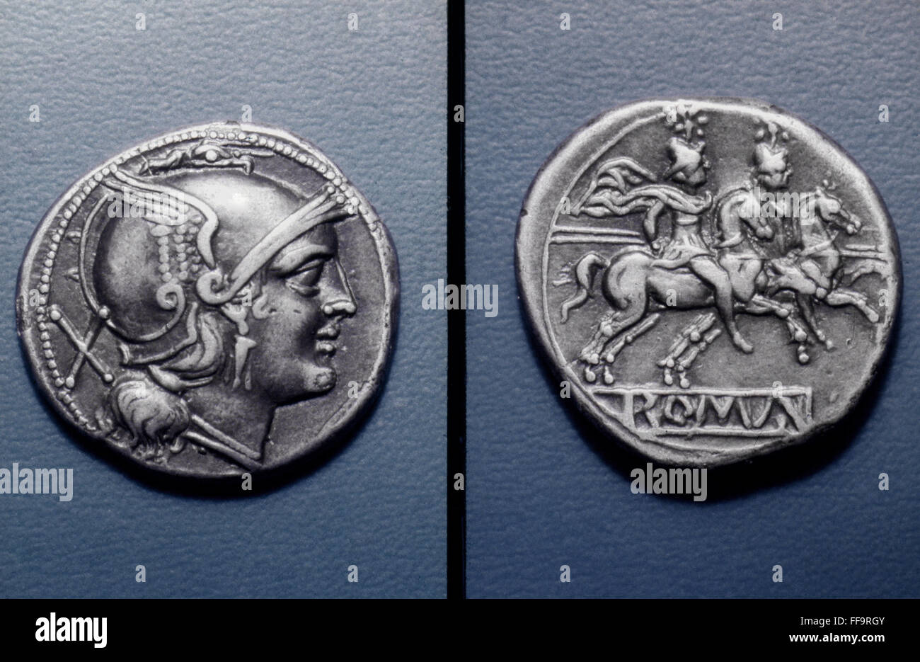 Pièce de monnaie romaine Banque de photographies et d’images à haute résolution - Alamy