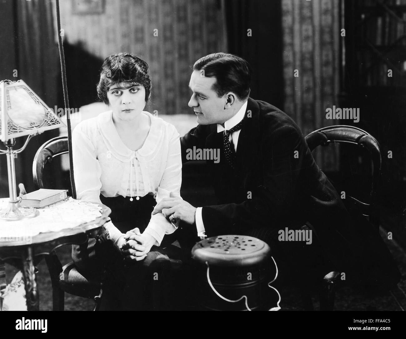 THEDA BARA (1885-1955). /NNΘe Theodosia Goodman. L'actrice américaine ...