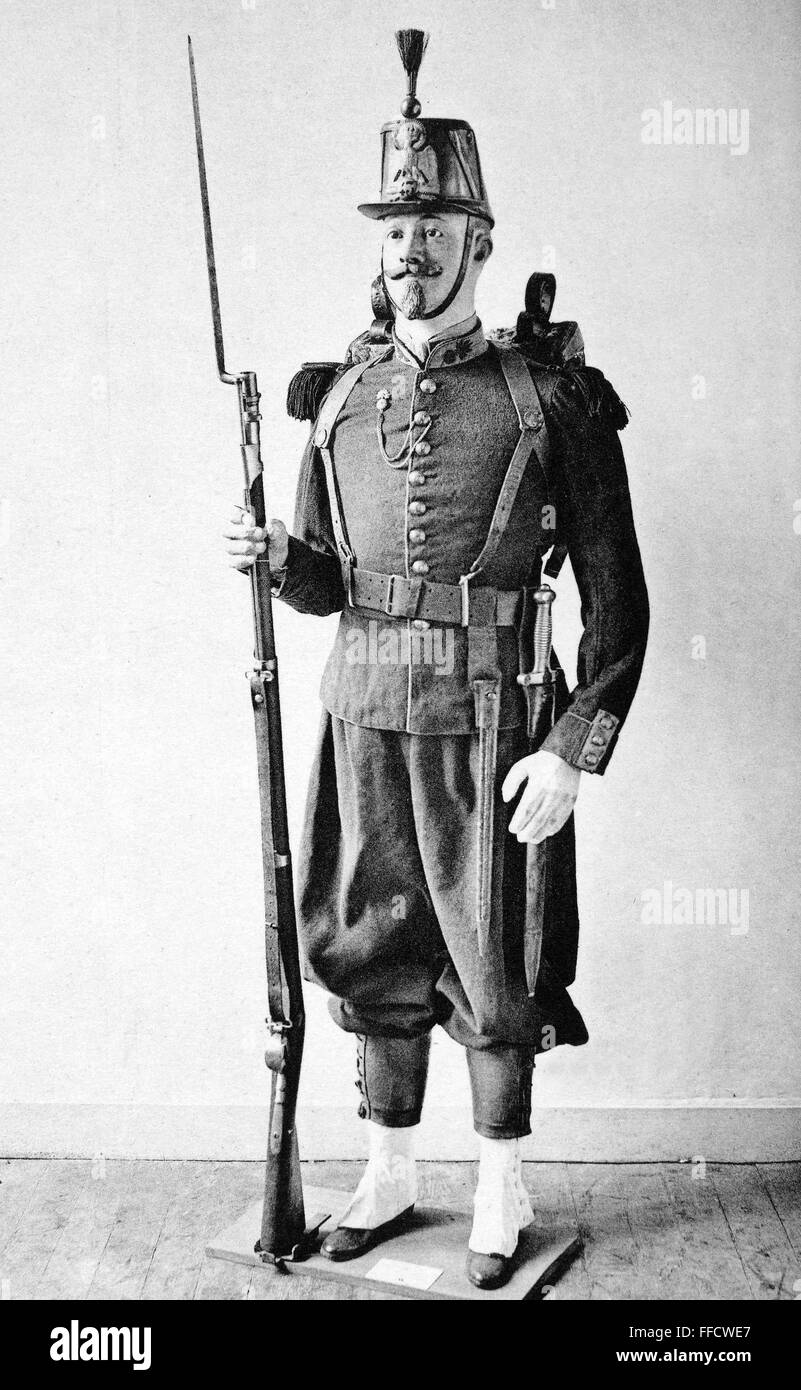 FRANCE : GRENADIER, 1860. /Nla uniforme de soldat d'infanterie ...