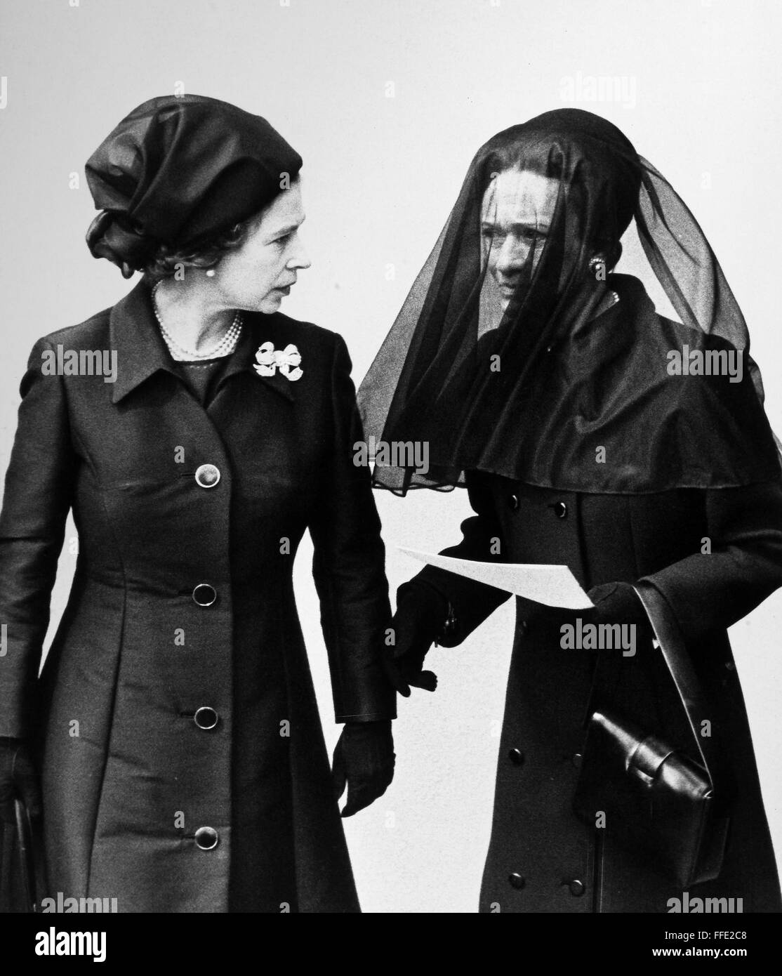 Funérailles d'Édouard VIII, 1972. /NQueen Elizabeth II et la duchesse ...