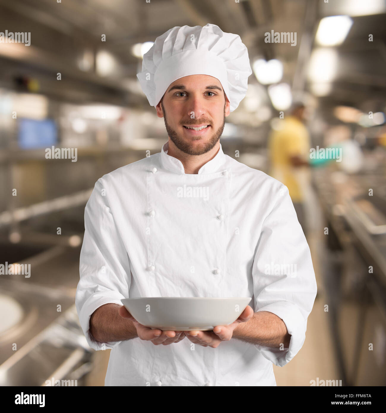 Chef avec plat Banque de photographies et d’images à haute résolution ...