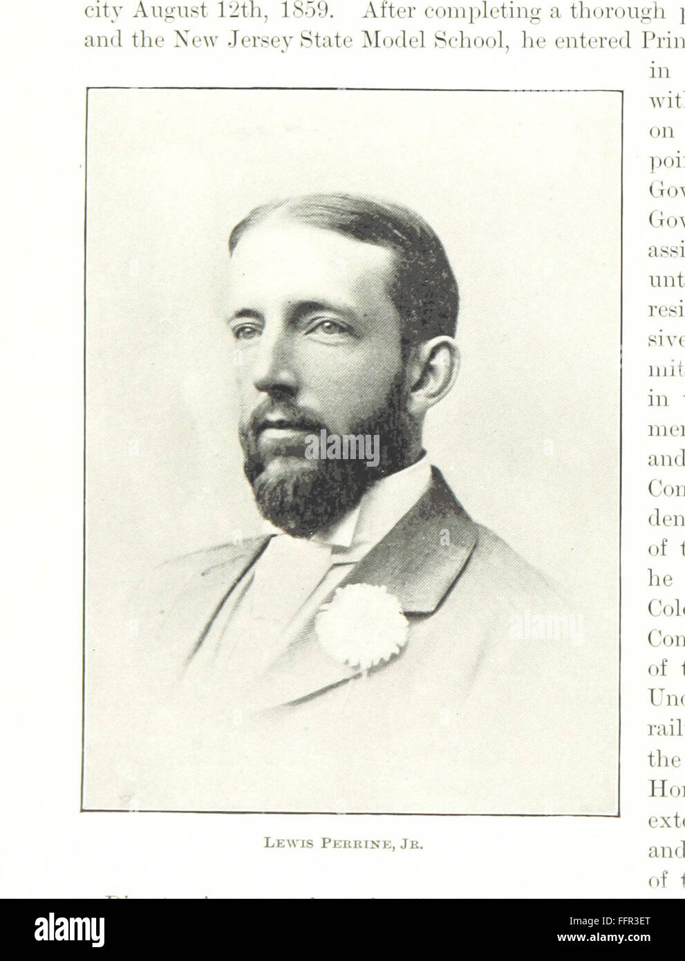 Ce livre illustré fournit un compte rendu détaillé de l'histoire de Trenton, New Jersey, en se ...