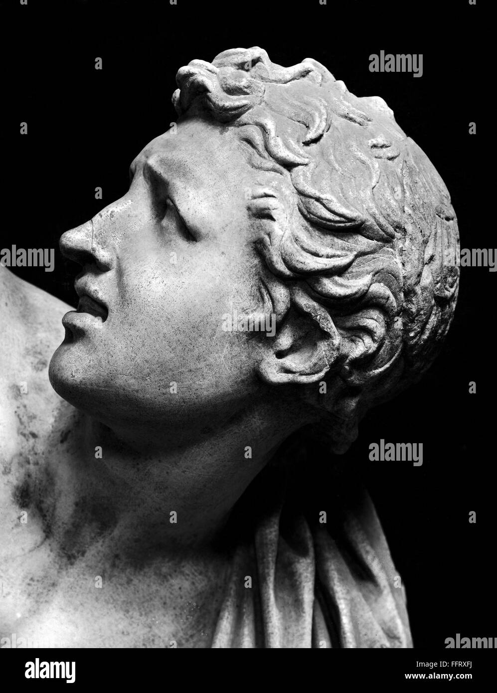 La Grèce antique : la jeunesse. /NHead d'un jeune homme. Détail d'une ...