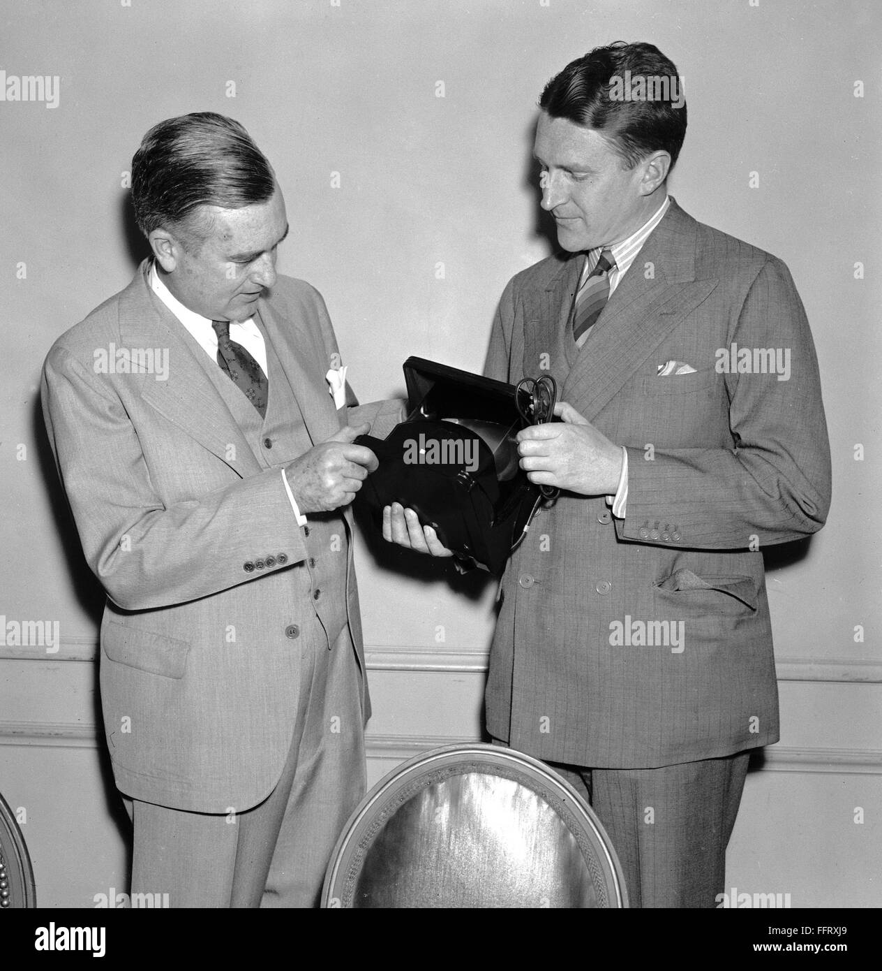 Charles edison Banque de photographies et d’images à haute résolution ...