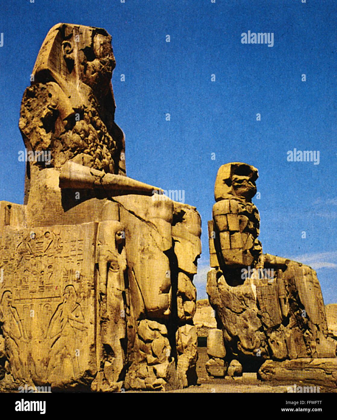 Egypte : colosses de Memnon. NRuins /du grès colossales statues du ...