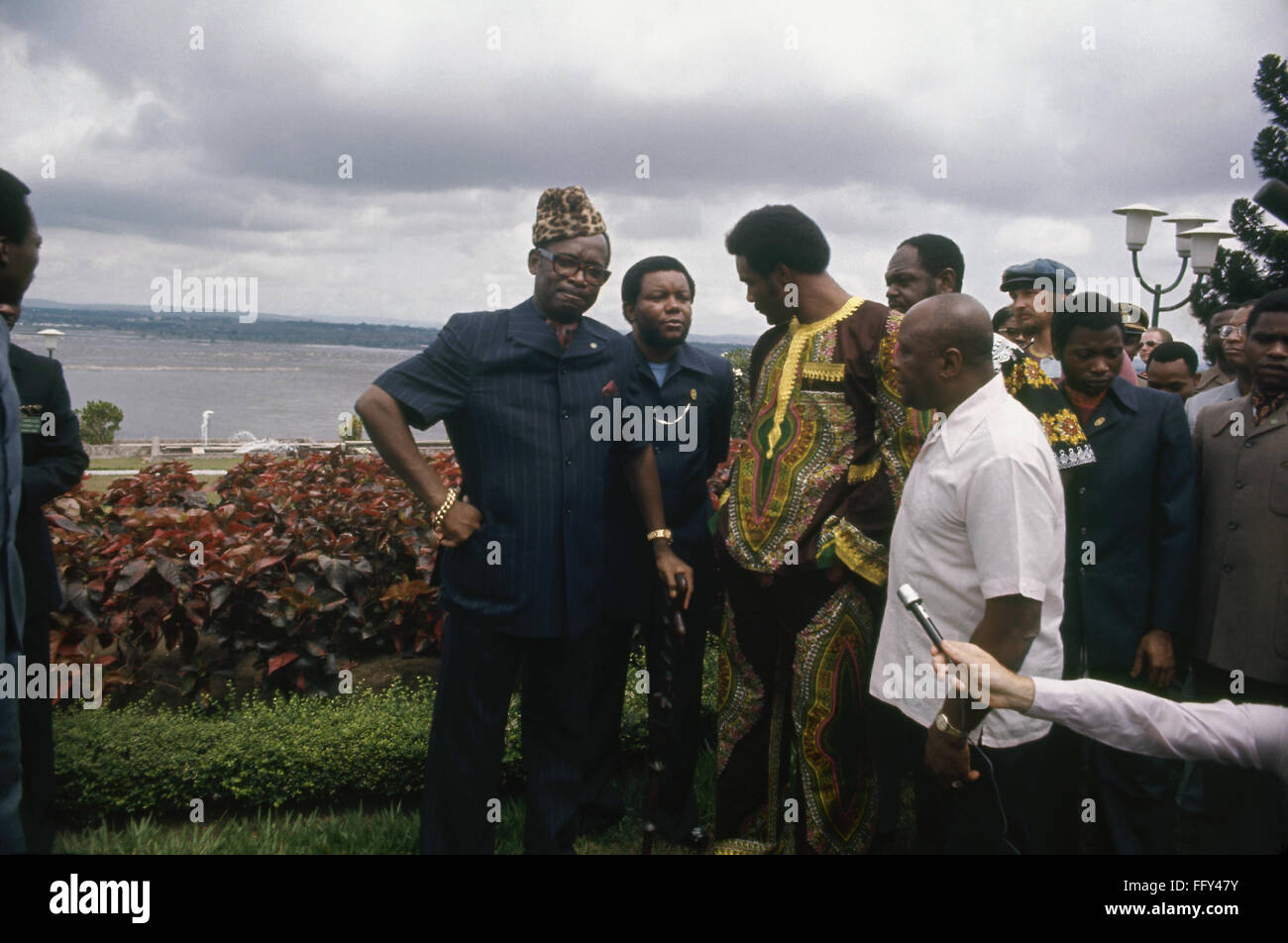 FOREMAN ET MOBUTU, 1974. /NAmerican boxeur poids lourd George Foreman ...