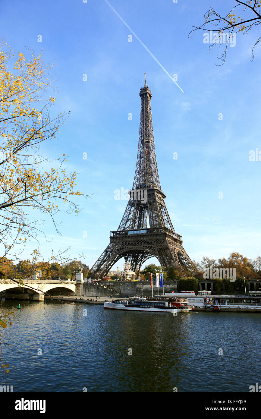 Monuments de paris avec tour eiffel Banque de photographies et d’images ...