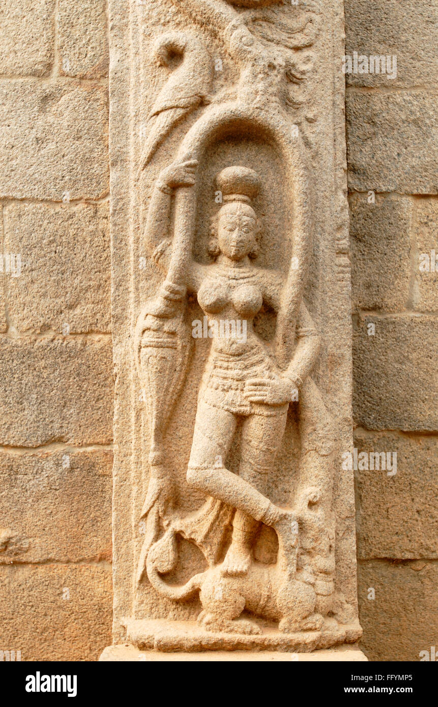 Monument statue pilier art Banque de photographies et d’images à haute ...