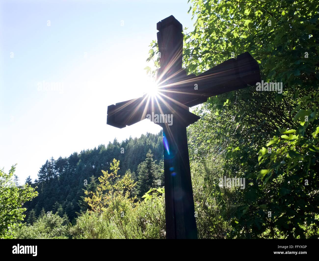 Croix Sculpture Verte Banque d'image et photos - Alamy