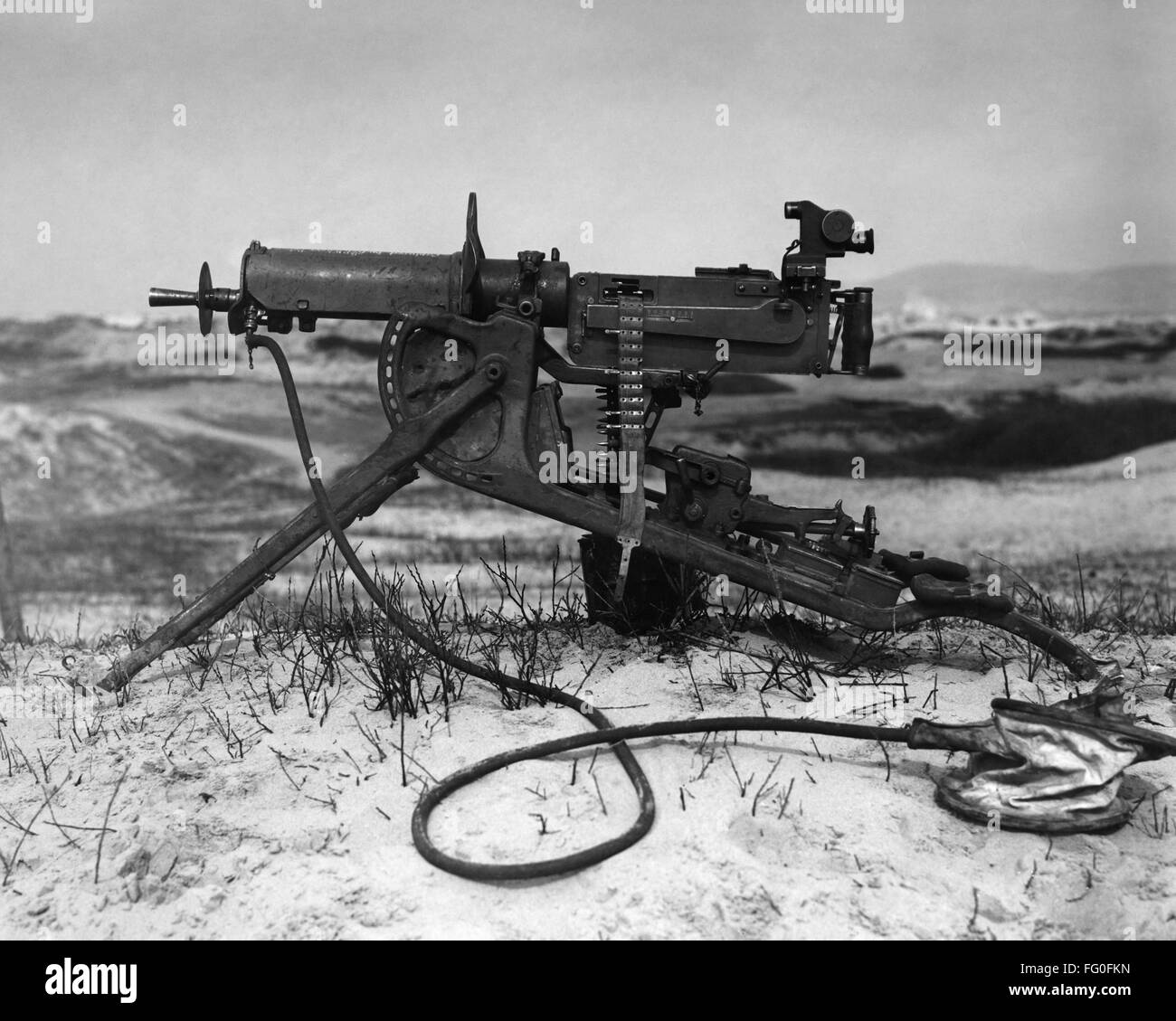 La PREMIÈRE GUERRE MONDIALE : MITRAILLEUSE. /NA German 68 machine gun à ...