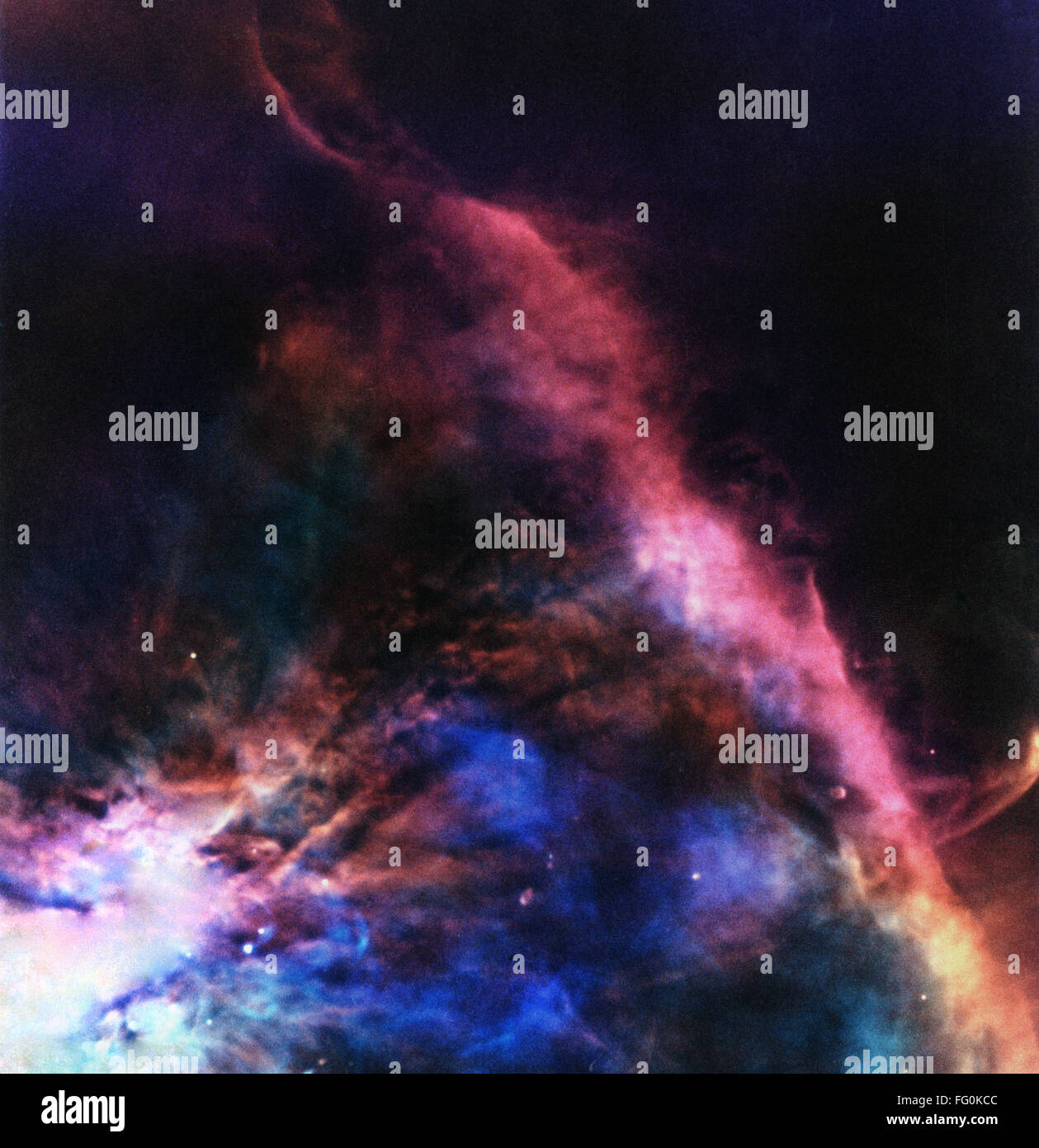 L'espace : panache de gaz, 1991. /NA panache de gaz près du bord de la Nébuleuse d'Orion ...