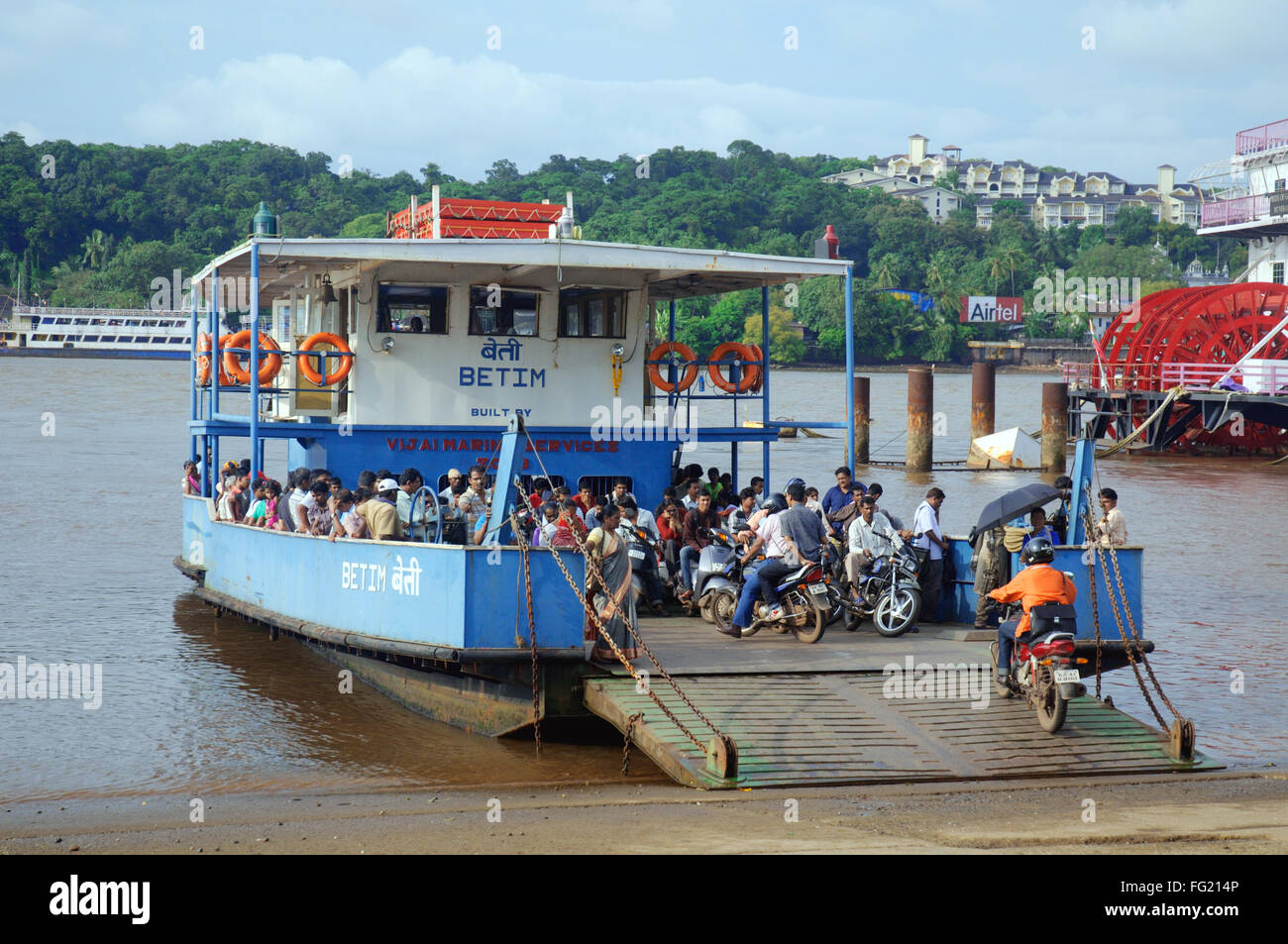 Goa ferry Banque de photographies et d’images à haute résolution - Alamy