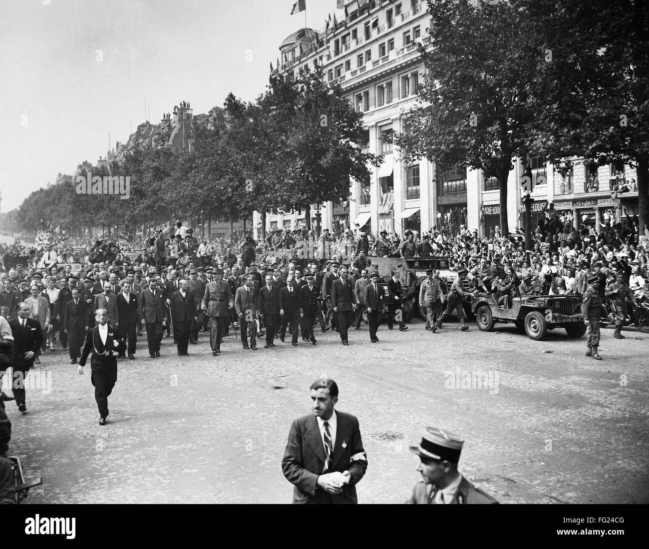 Liberation of paris 1944 de gaulle Banque de photographies et d’images ...