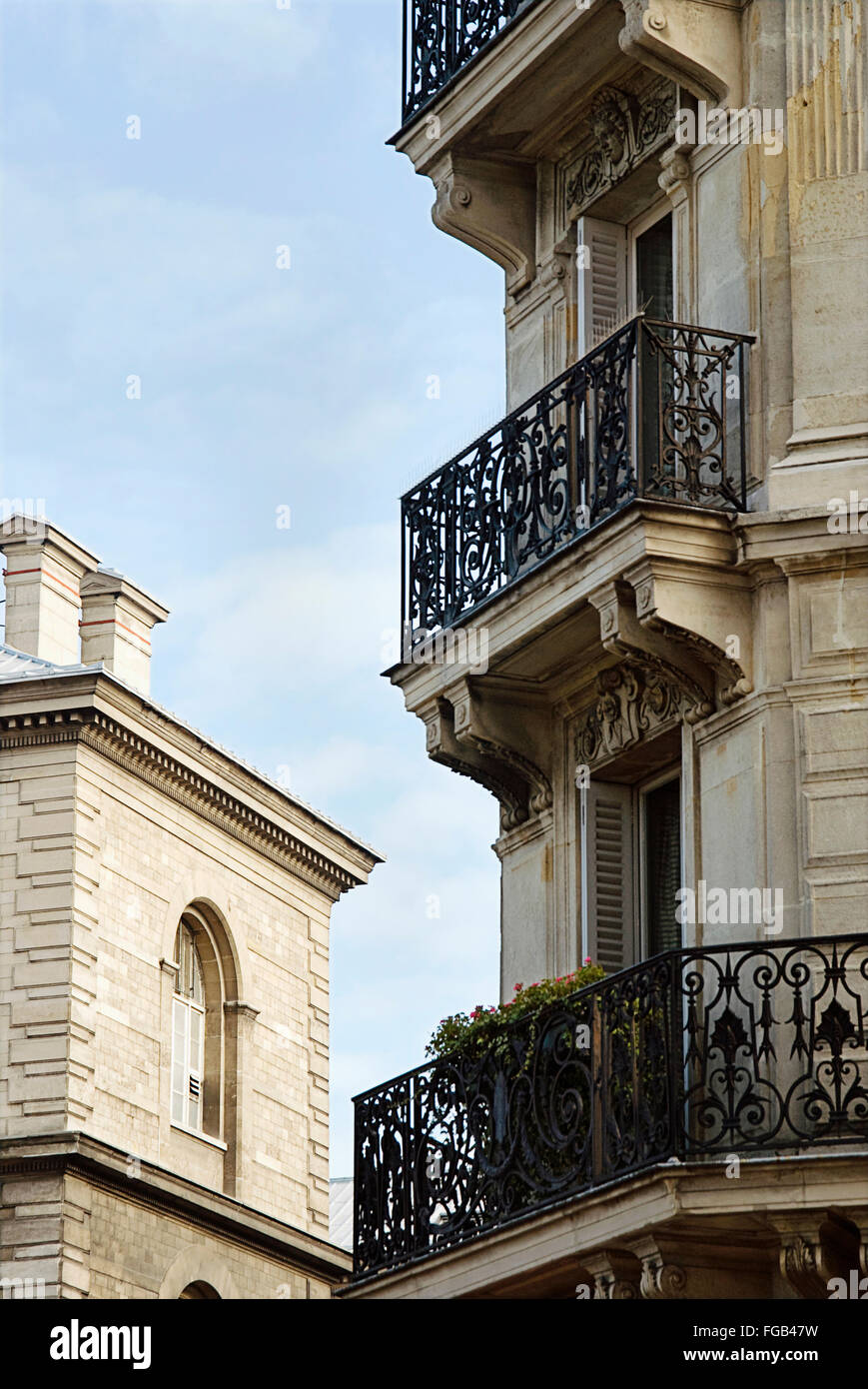 Balcons paris Banque de photographies et d’images à haute résolution ...
