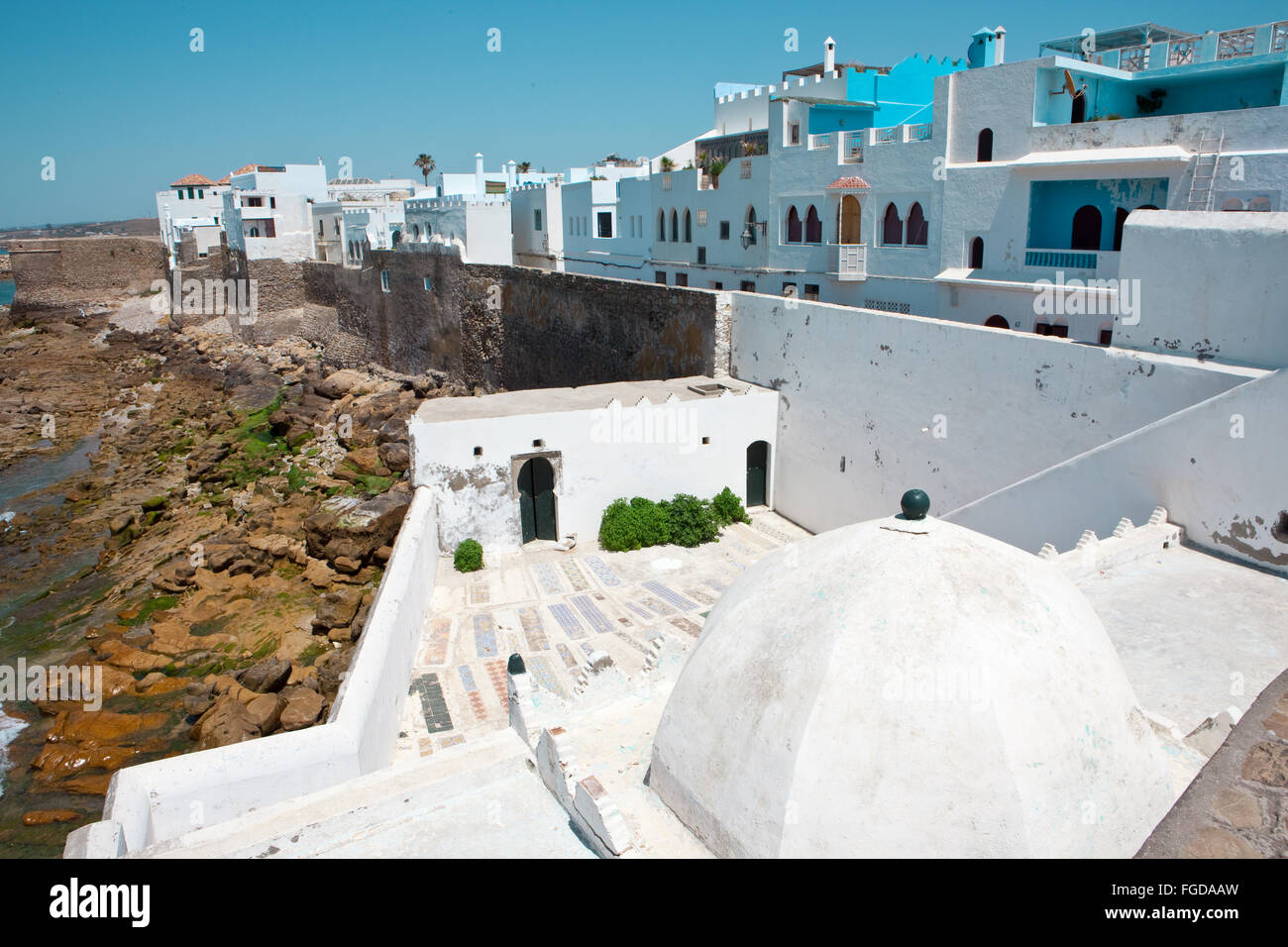 Asilah assilah arzila morocco street Banque de photographies et d ...
