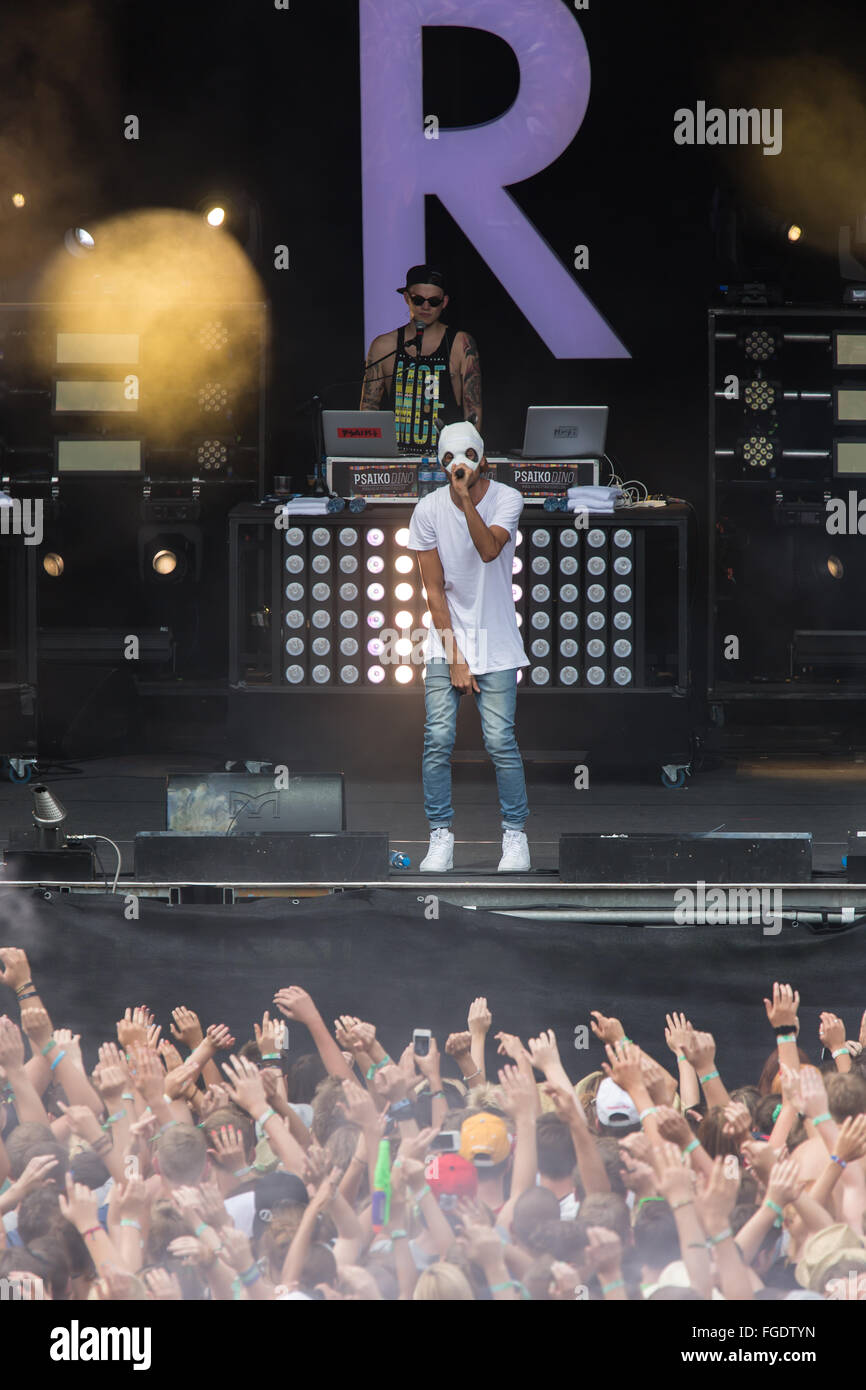 Cro rapper Banque de photographies et d’images à haute résolution - Alamy