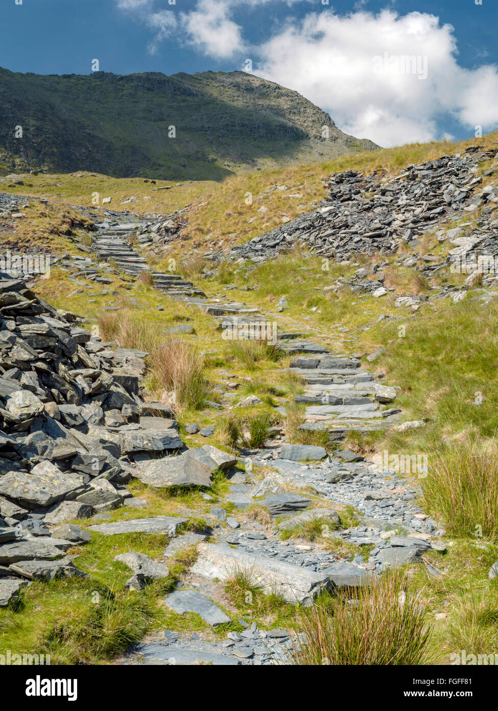 L'Watkin path jusqu'au sommet du mont Snowdon en utilisant un chemin ...