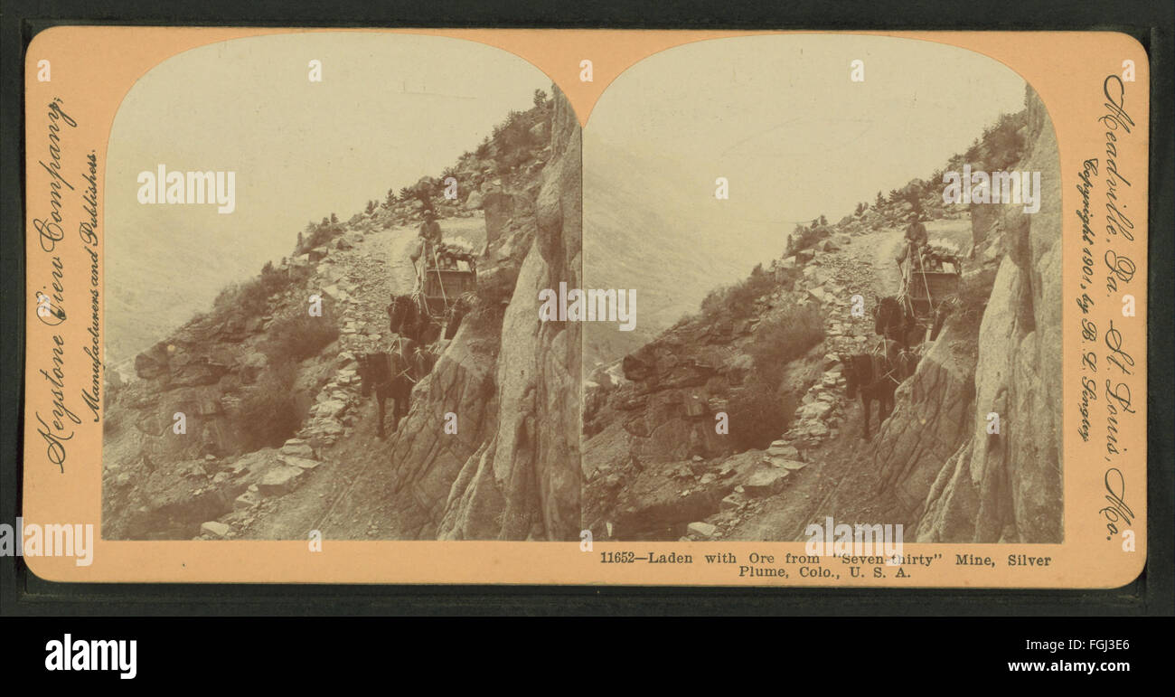 Cette vue stéréoscopique montre un chariot minier chargé de minerai ...