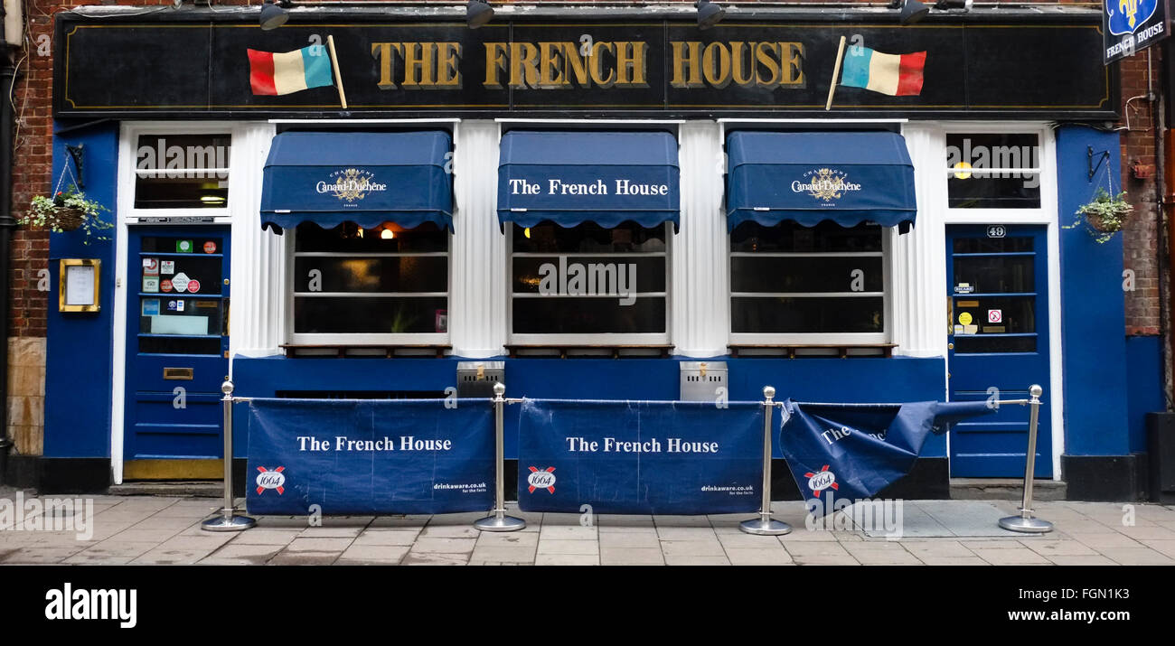The french pub soho Banque de photographies et d’images à haute ...