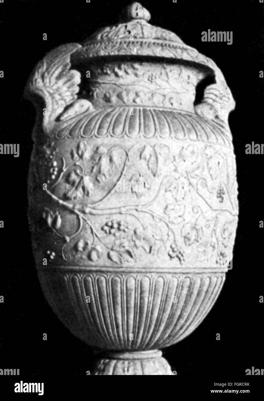 Urne romaine Banque de photographies et d’images à haute résolution - Alamy