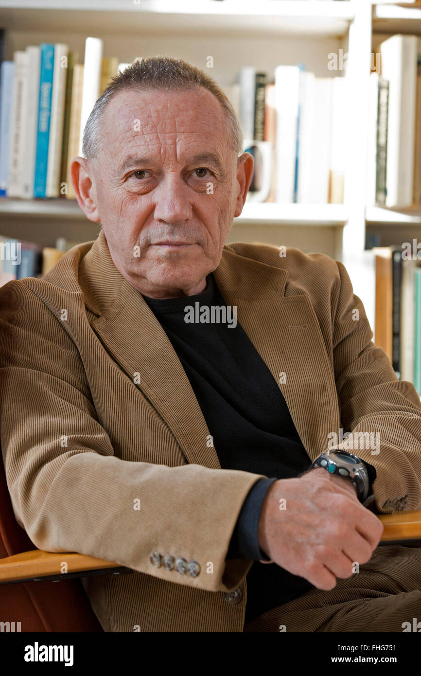 Philosophe français yves michaud Banque de photographies et d’images à ...