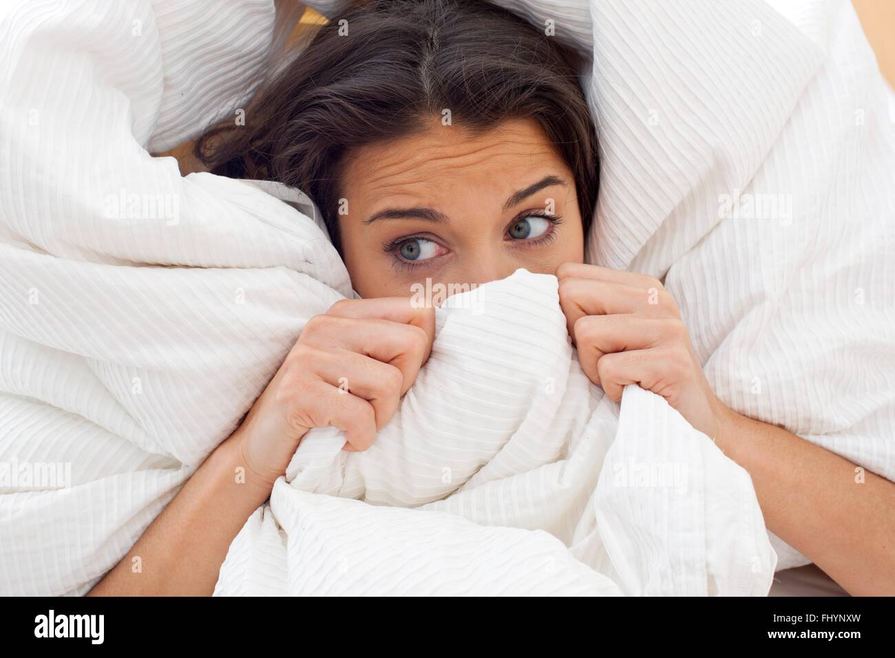 Femme lit humoristique Banque de photographies et d’images à haute ...