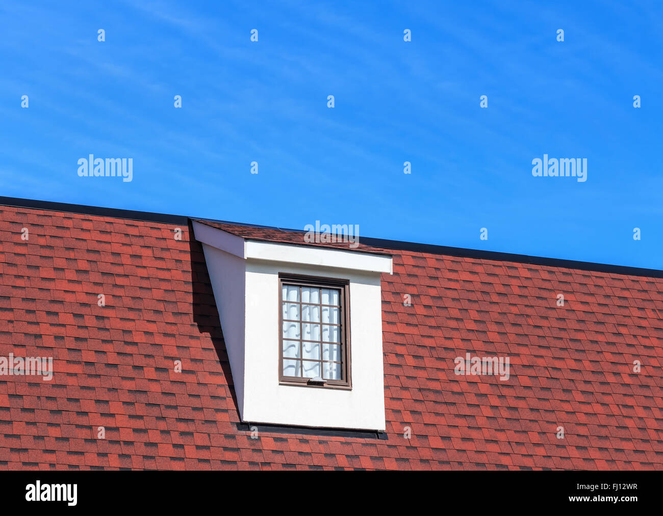 Lucarne toit maison ciel architecture Banque de photographies et d ...