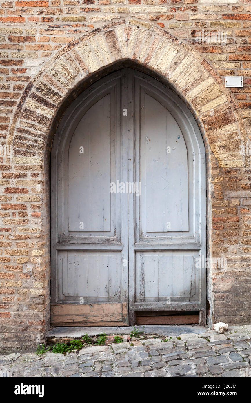 Arche ancienne en brique Banque de photographies et d’images à haute ...