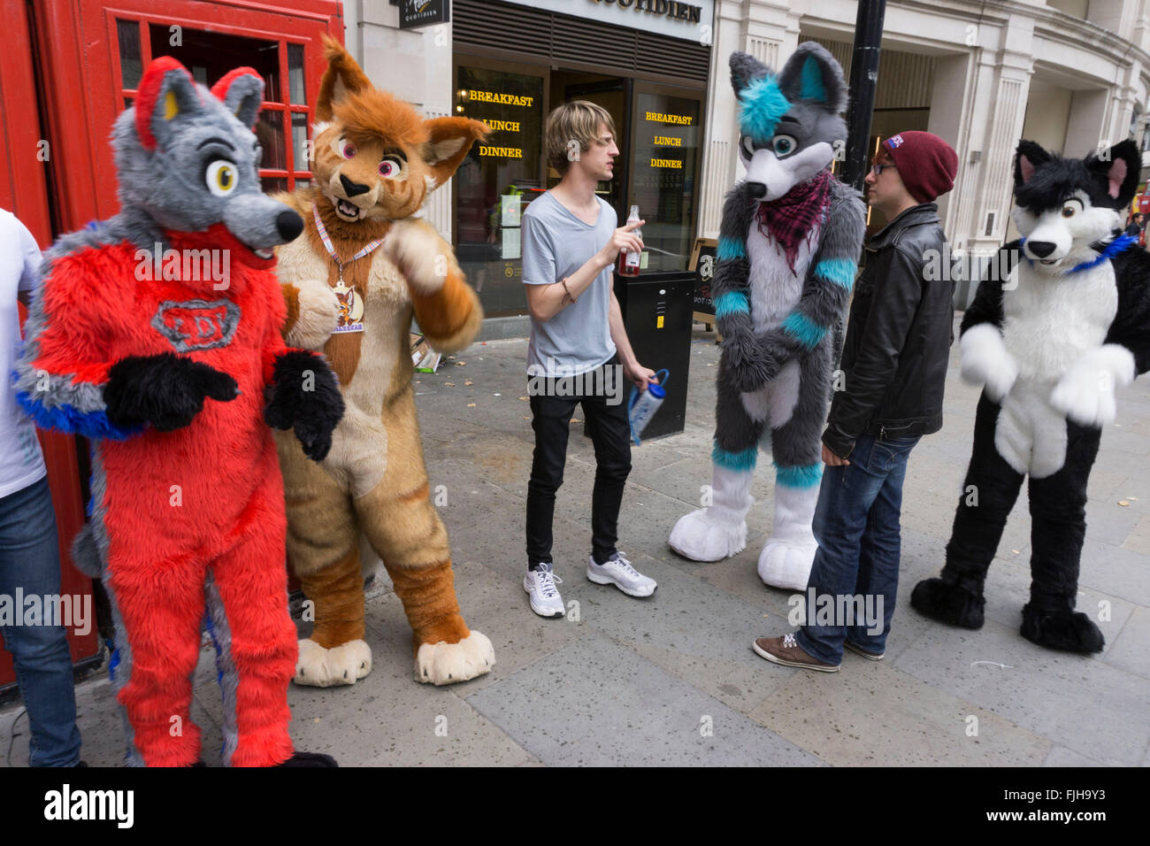 Rassemblement Furries à Londres, au Royaume-Uni. Le fandom furry est ...
