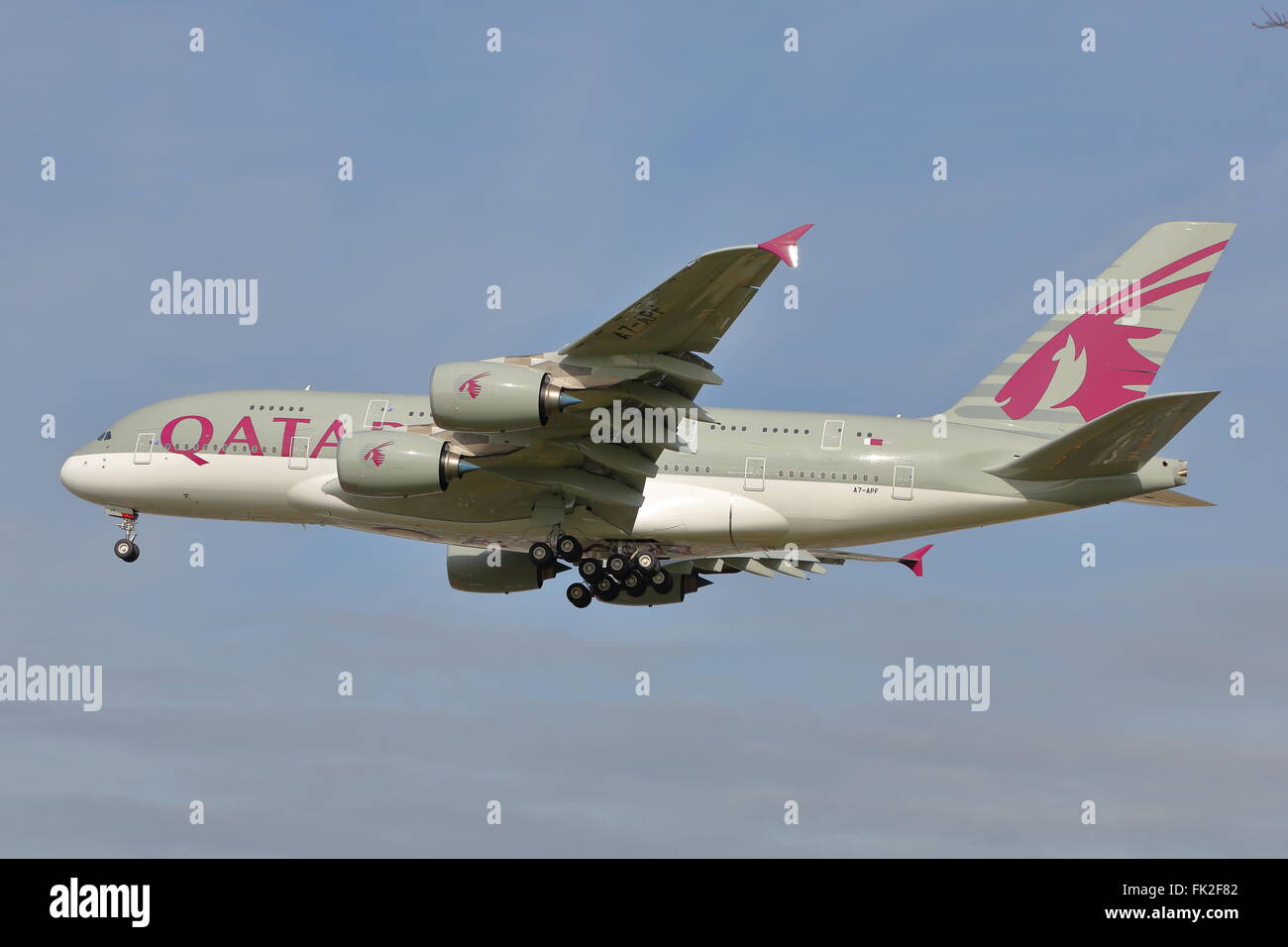 Qatar airways airbus a380 Banque de photographies et d’images à haute ...