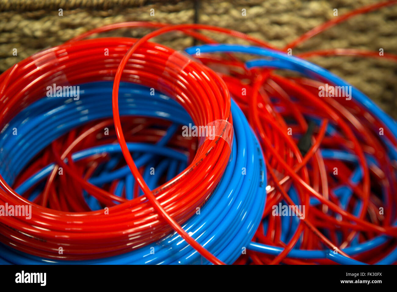 Tubes rouges Banque de photographies et d’images à haute résolution - Alamy