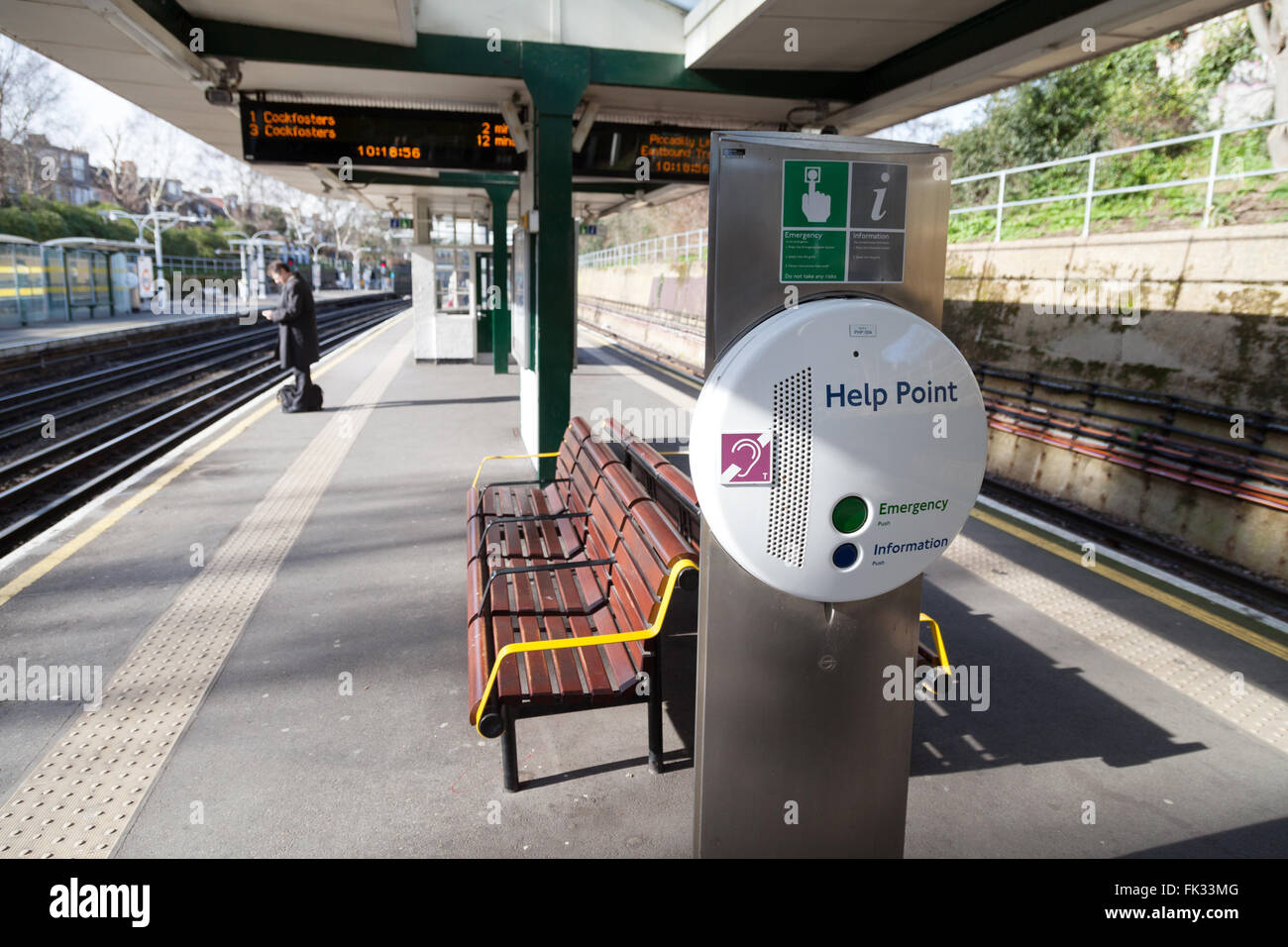 Help point london underground Banque de photographies et d’images à ...