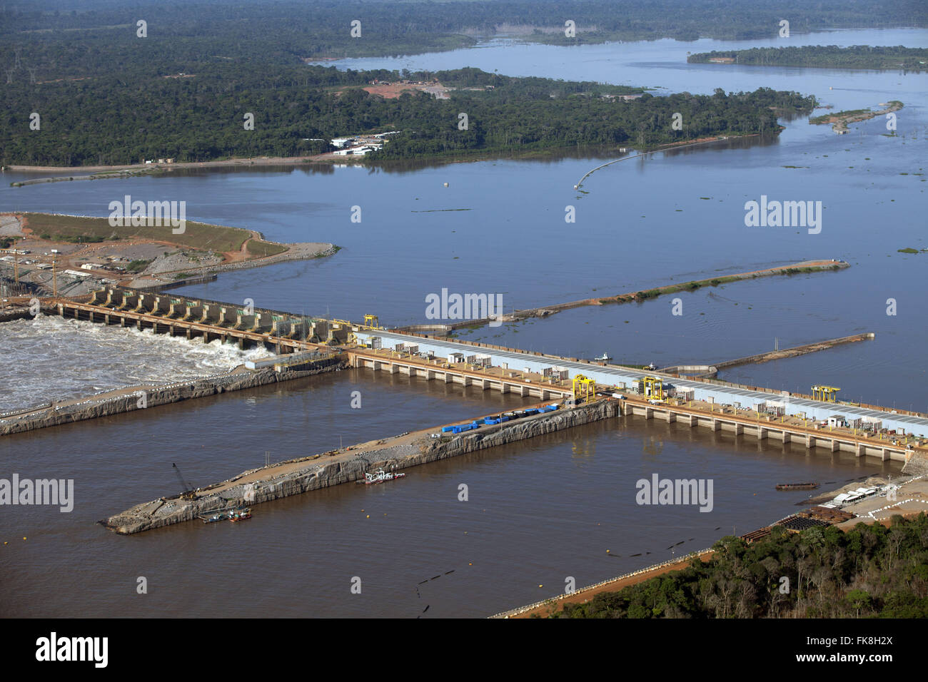 Vista aerea da obra da Usina Hidreletrica Santo Antonio no Rio Madeira ...