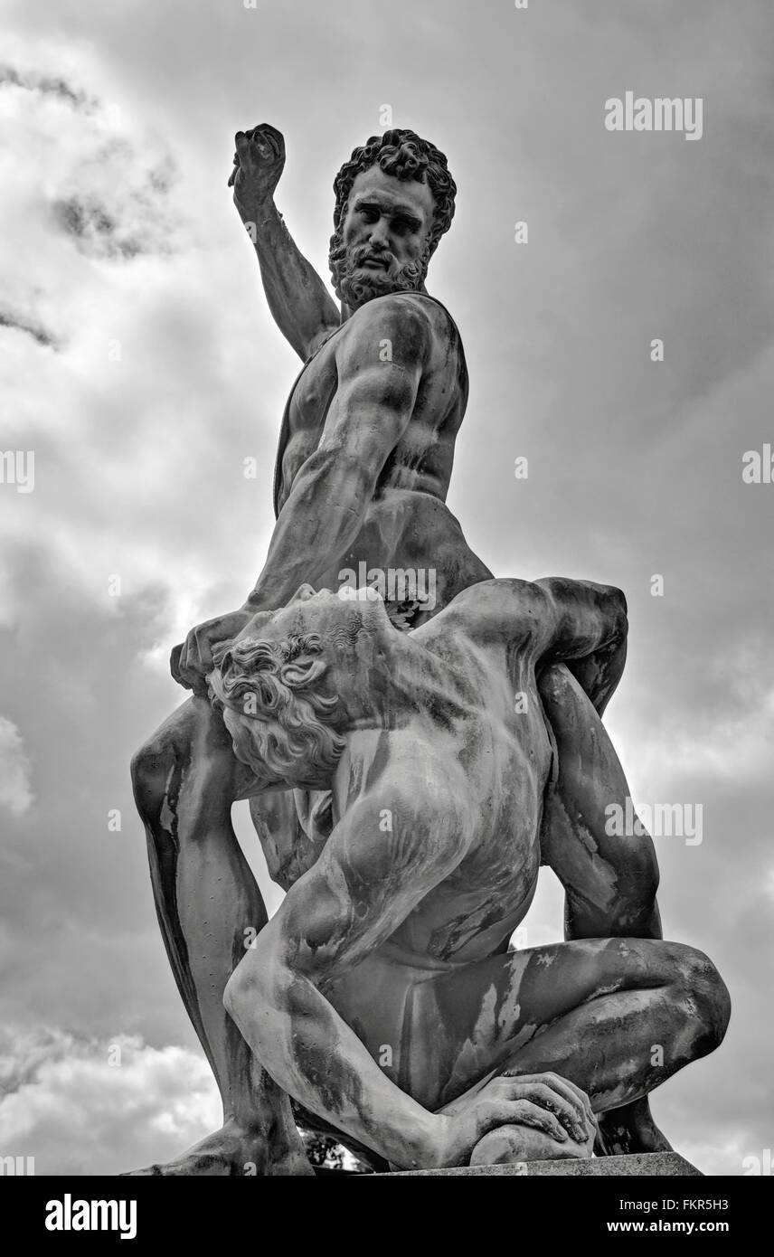 Samson statue Banque de photographies et d’images à haute résolution ...