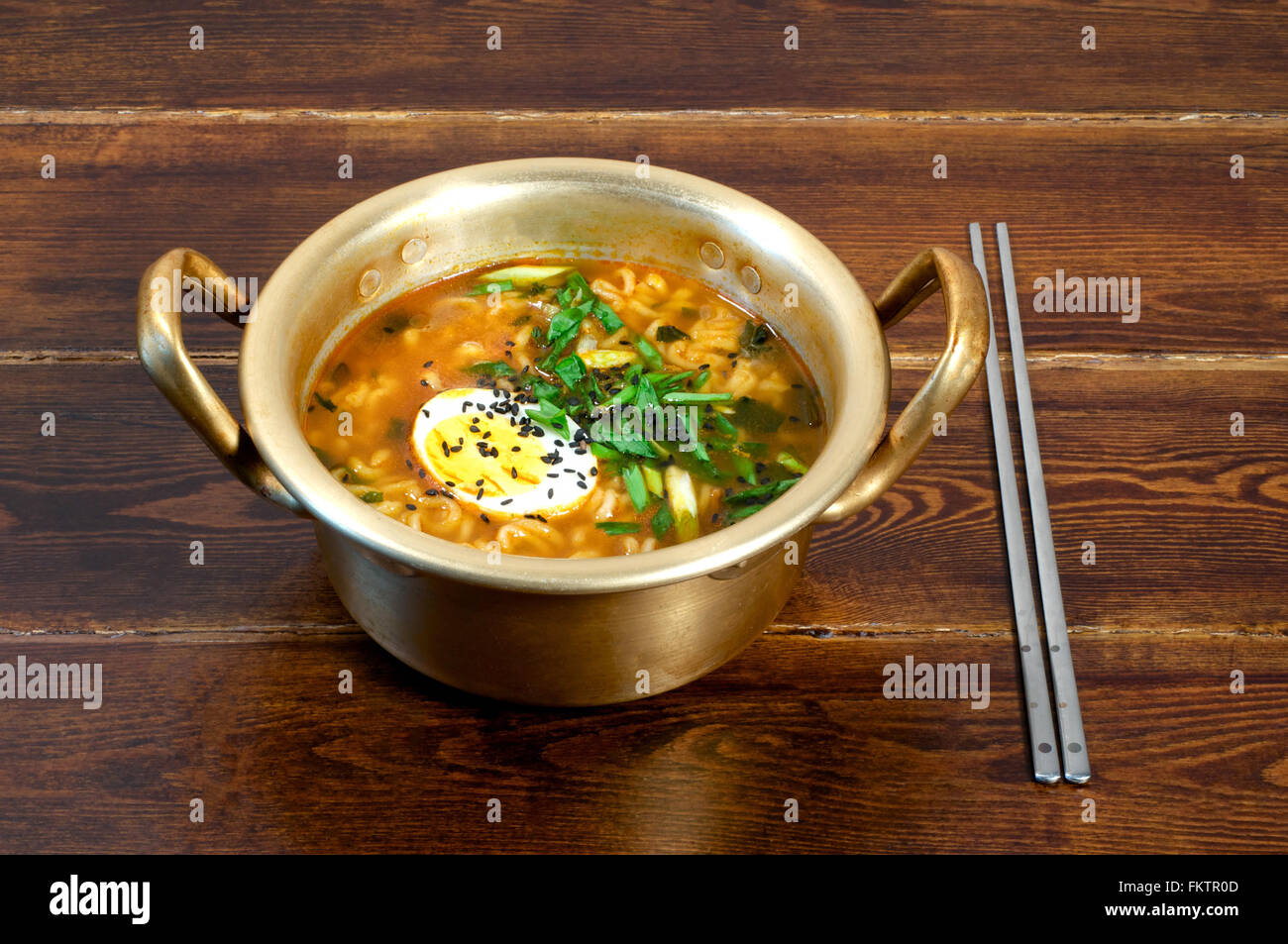 Ramen authentique Banque de photographies et d’images à haute ...