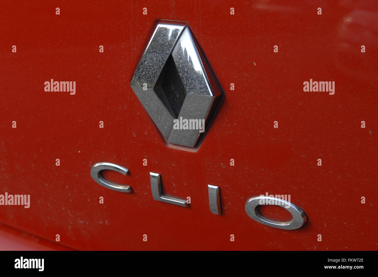 Renault rouge Banque de photographies et d’images à haute résolution ...