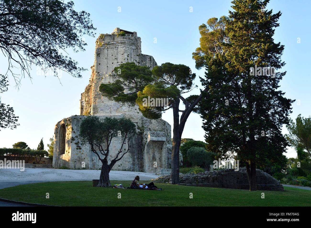 La France, Gard, Nîmes, Tour Magne, tour gallo-romain dans les jardins ...