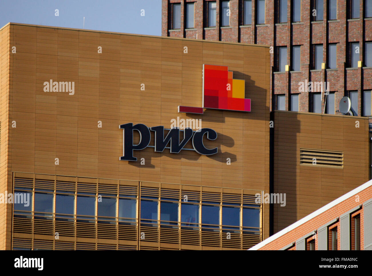 Pwc logo Banque de photographies et d’images à haute résolution - Alamy