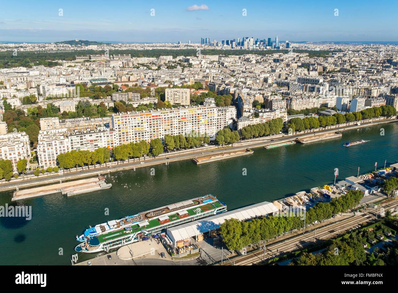 France, Paris, vue générale du 16ème arrondissement et Seine (vue ...