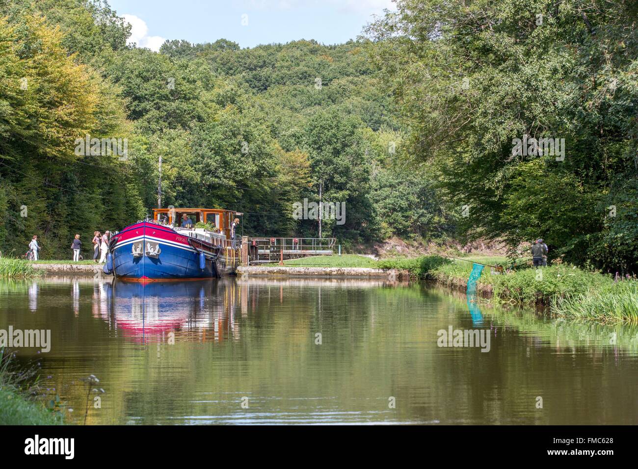 La France, la Nièvre, le canal du Nivernais, verrous de la Colancelle ...