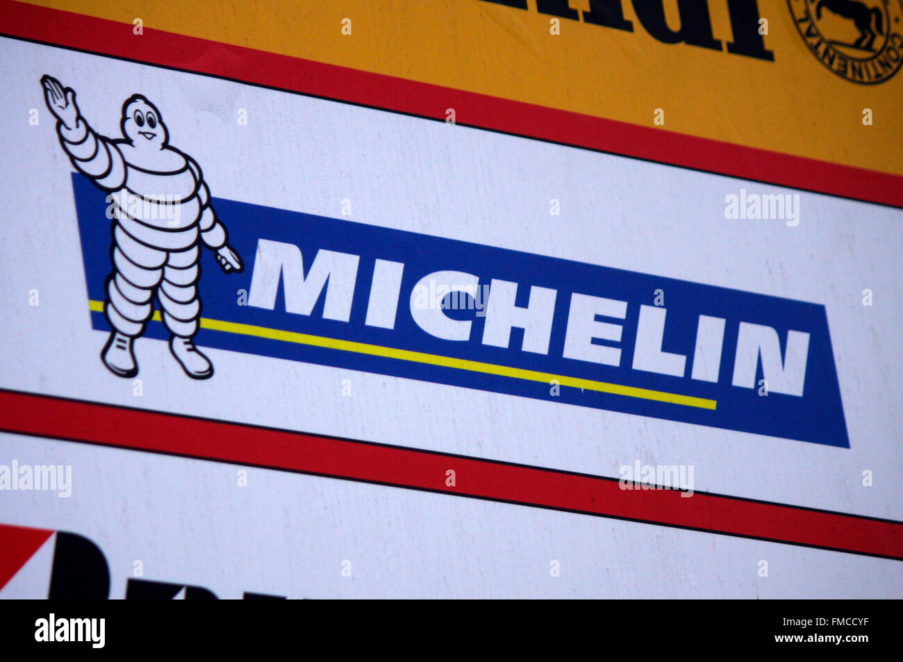 Michelin logo Banque de photographies et d’images à haute résolution ...
